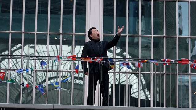Royal Opera House gives impromptu Nessun Dorma performance to mark the ...