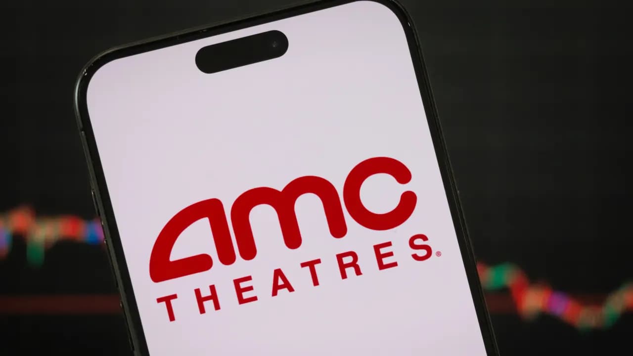 AMC stock jumps after $150M equity raise — CEO says investor confidence ...