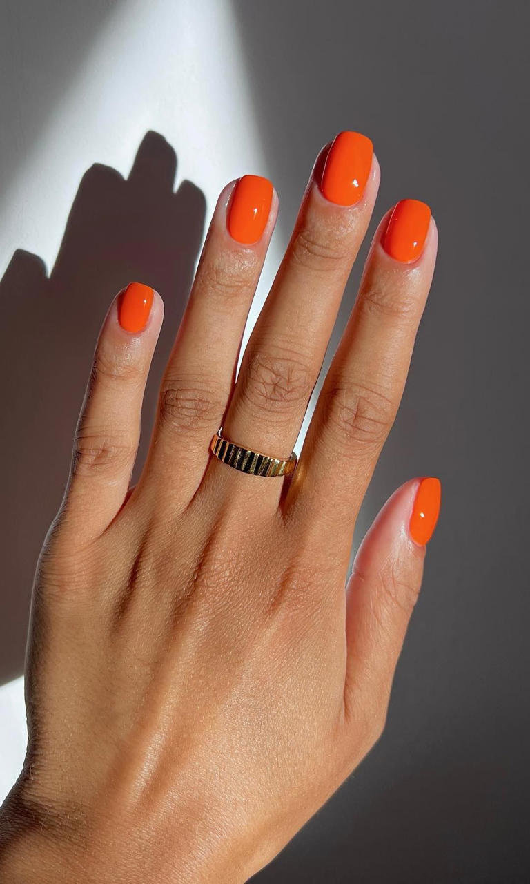 12 manicuras en naranja, el color del verano 2026: del melocotón que ...