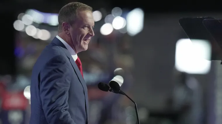 50-year-old US senator bloodies his nose with insane diving catch in ...