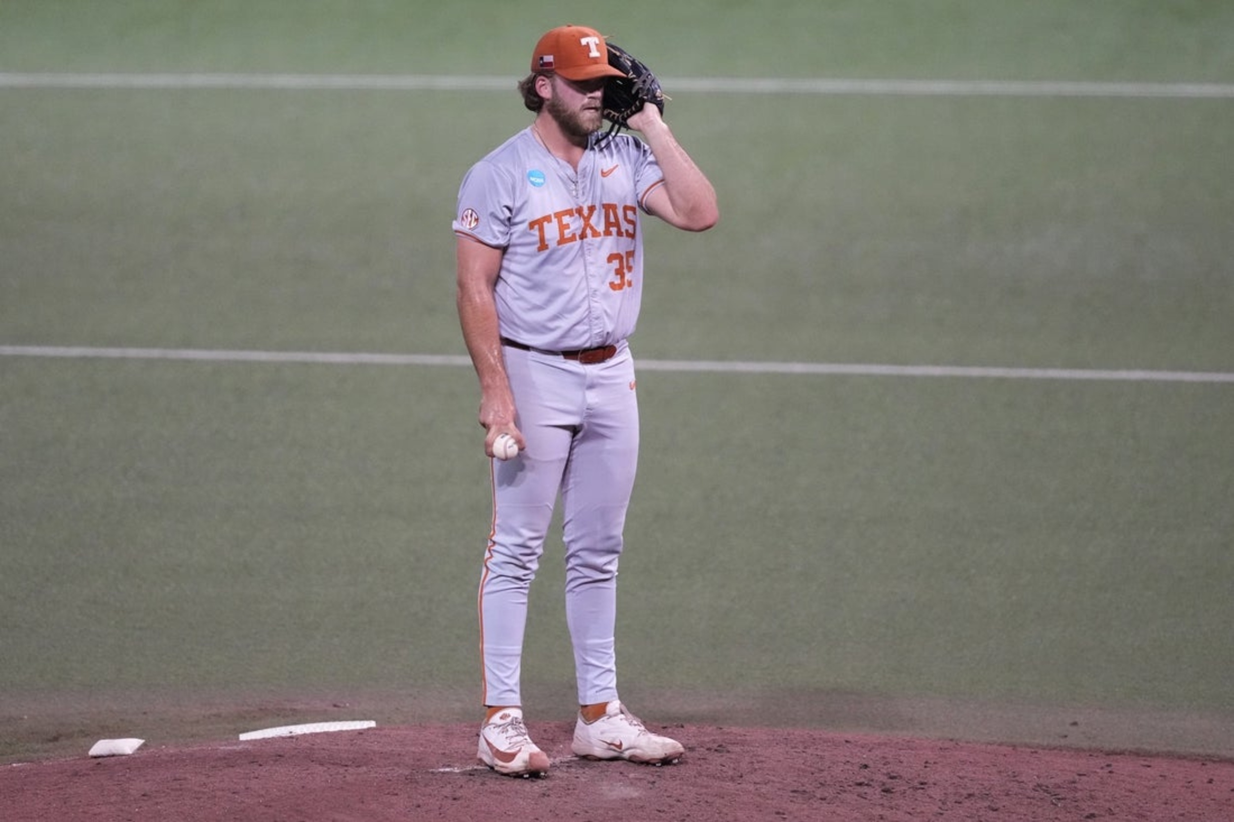 Stunning upsets set stage for 2026 Men's College World Series