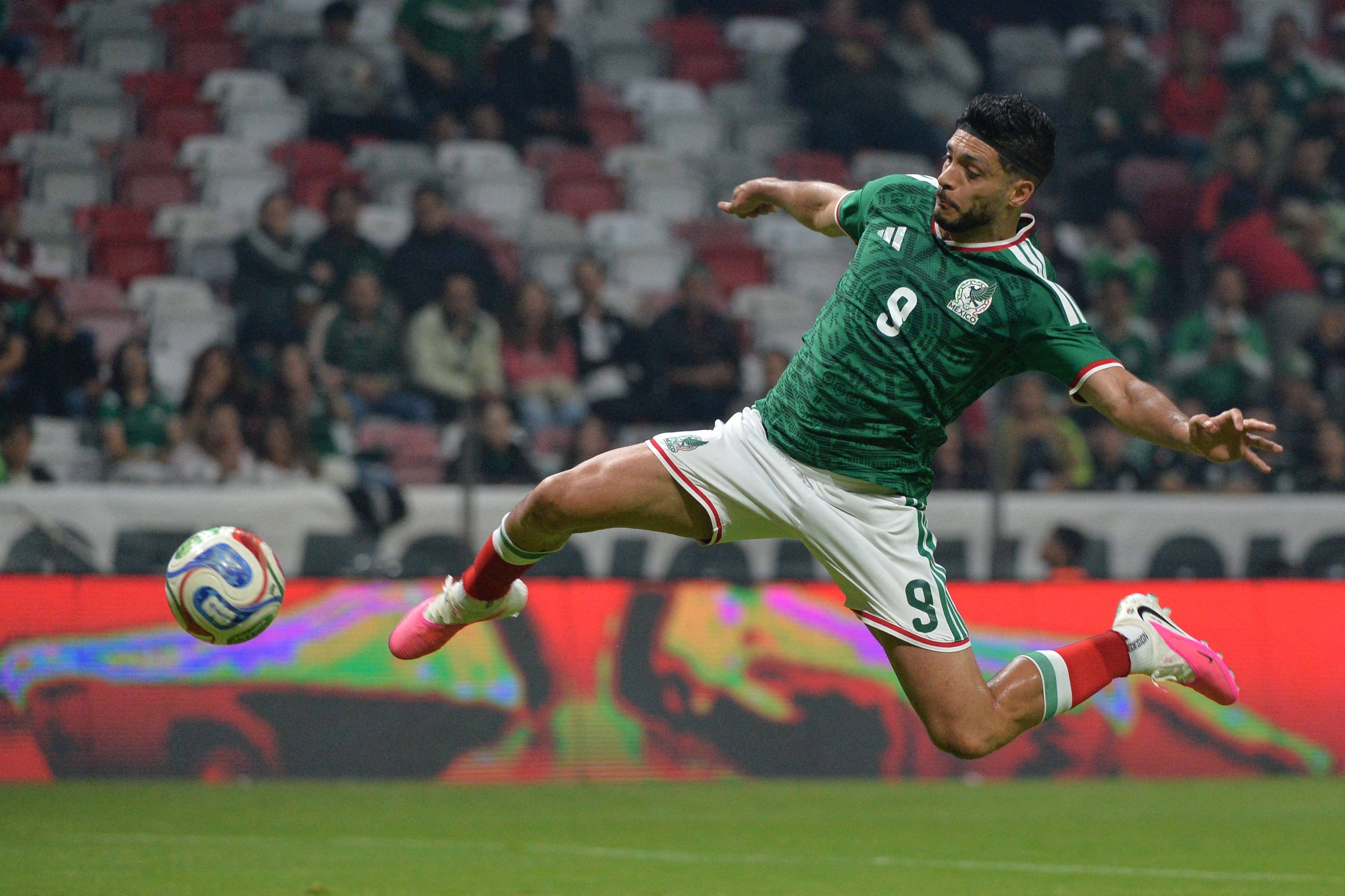 Here's why Mexico's Raúl Jiménez wears a custom headband during World Cup