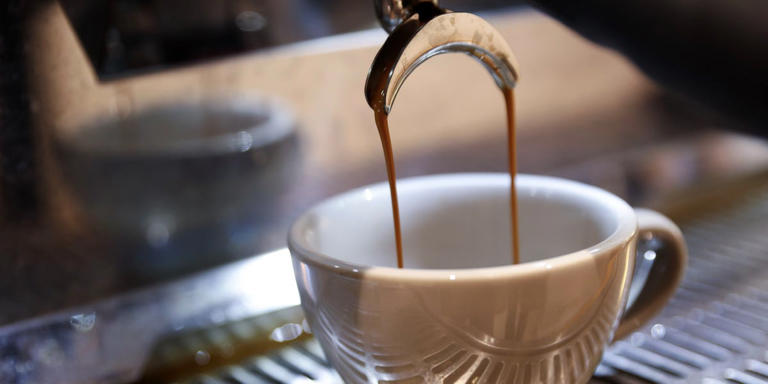 Over 17,000 coffeemakers recalled after reports of burns & steam blasts