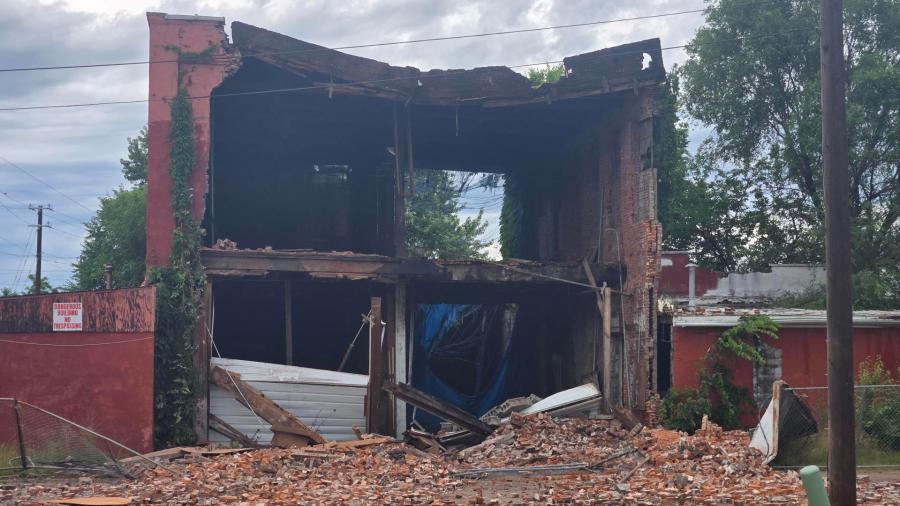Abandoned East Moline building collapses