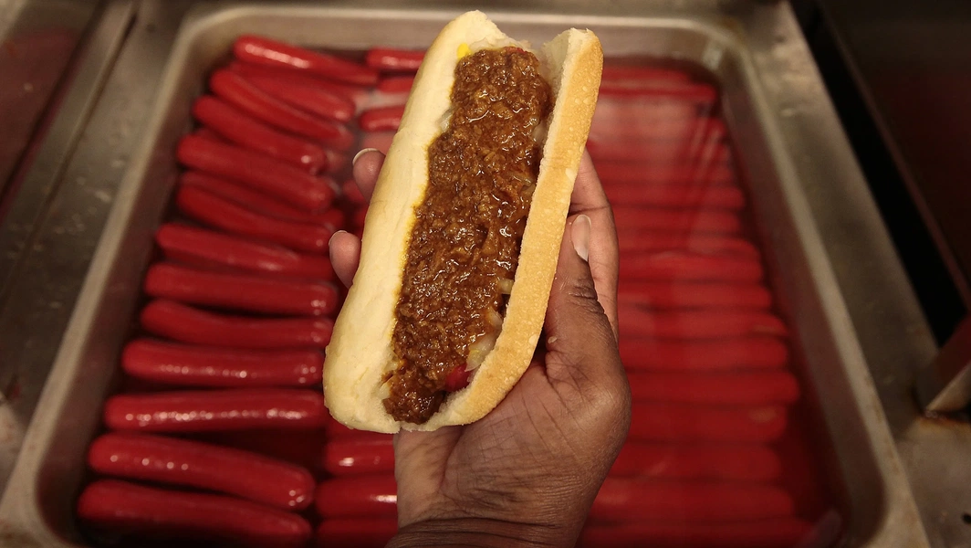 Hot dog chili styles, flavors, and cooking tips