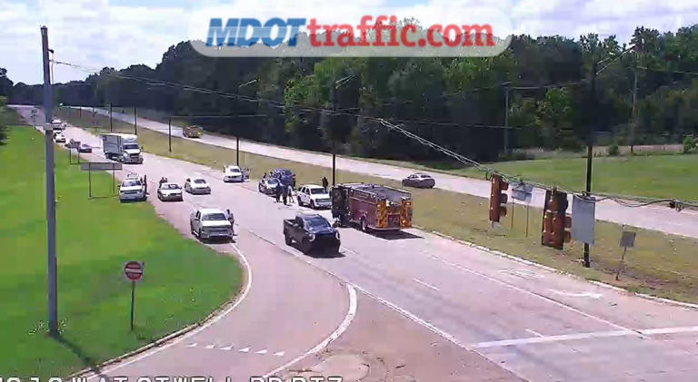Large buckle disables vehicles, impacts traffic on Hwy 18