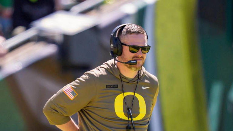 Oregon Ducks receive surprising betting odds for season opener vs ...