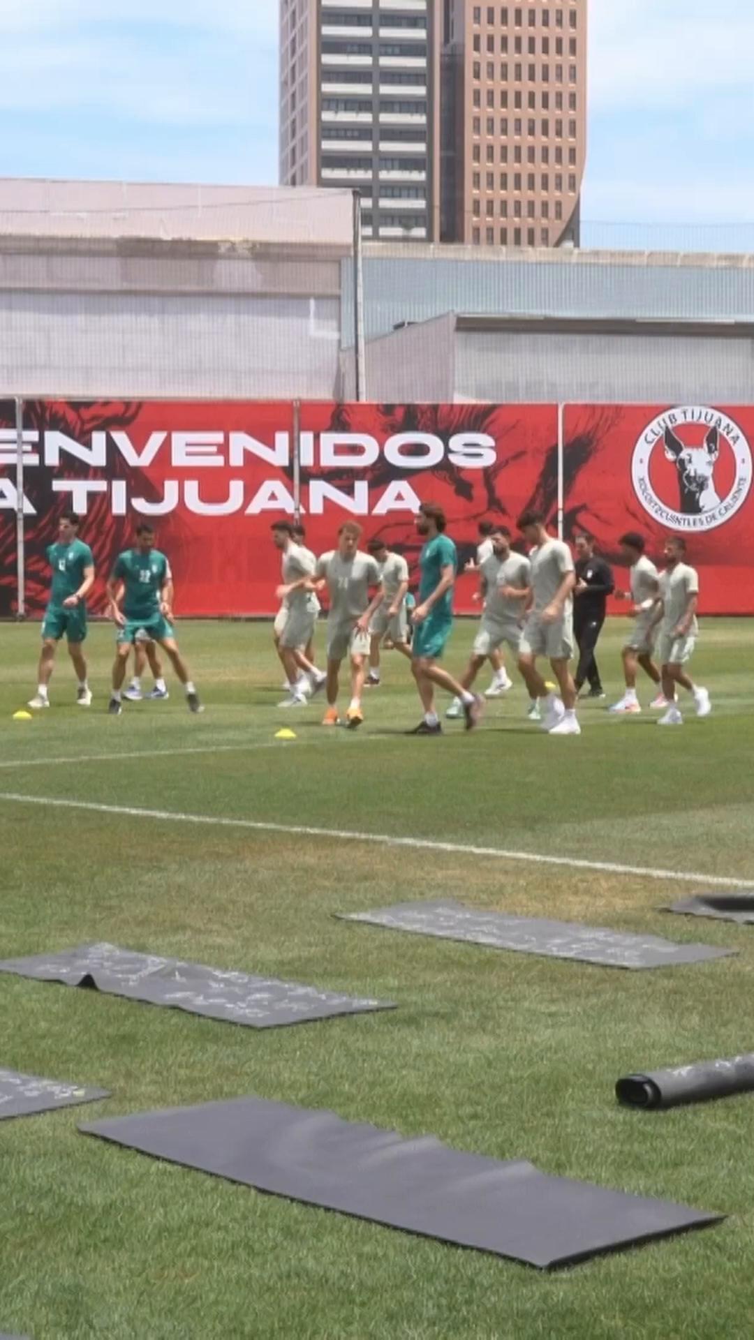 Vertical soccer WC26 Iran training