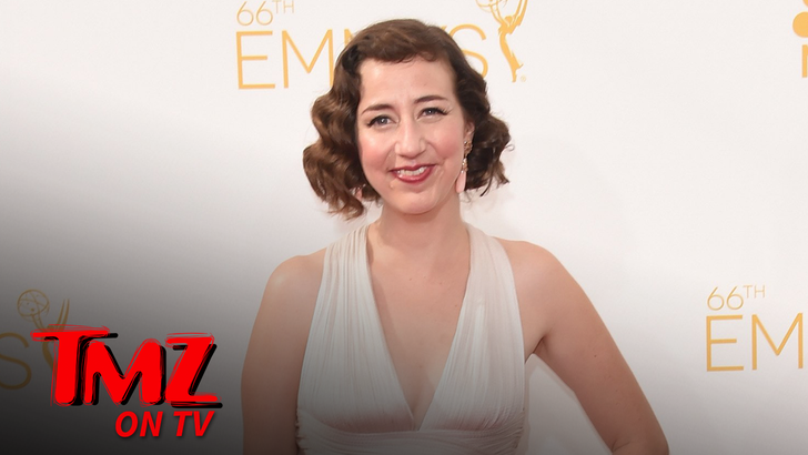 Kristen Schaal hilariously fakes TMZ-moment at LAX | TMZ TV