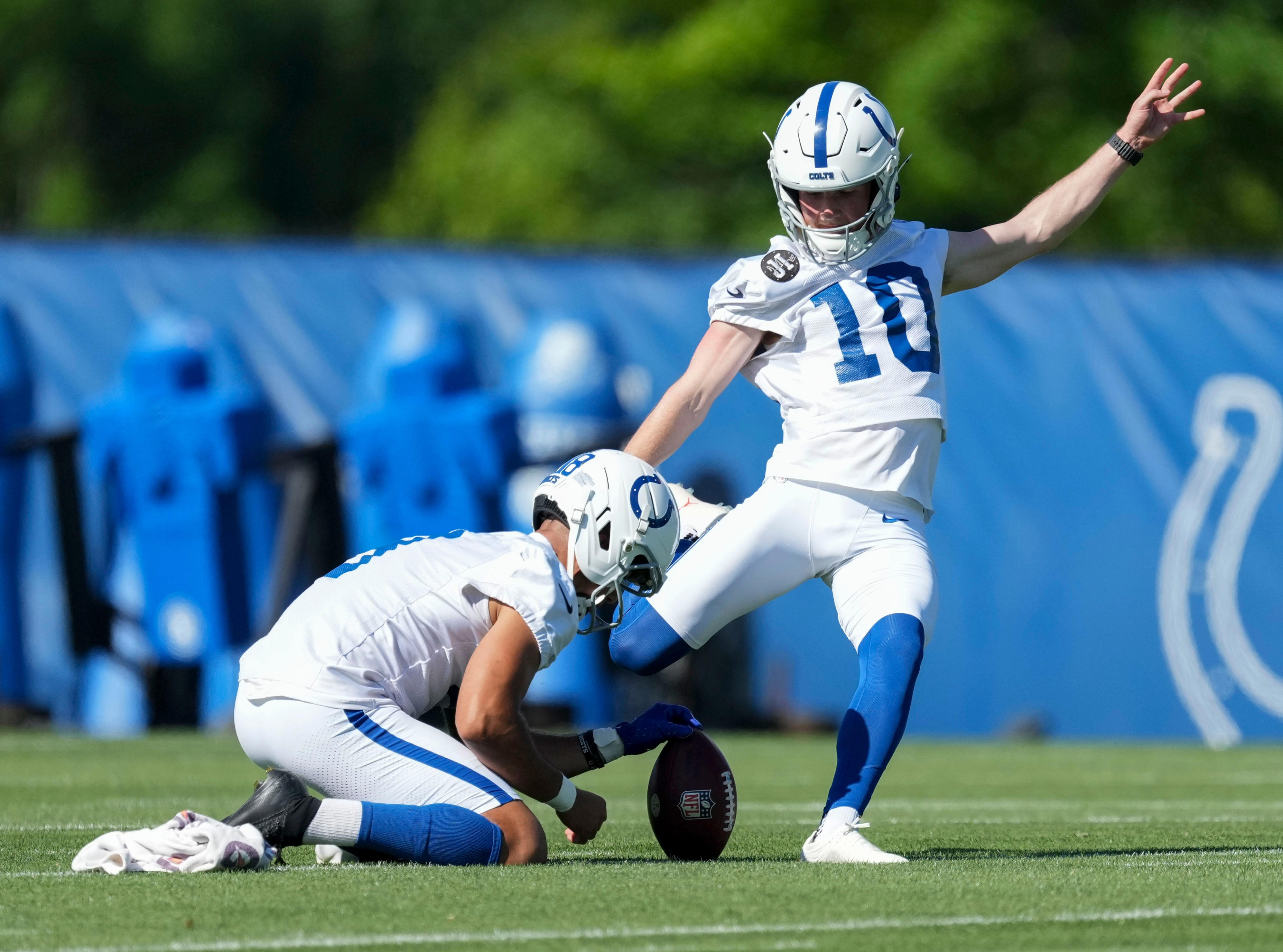 Does one Colts positional battle have an early leader?