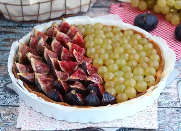 Fig and grape tart