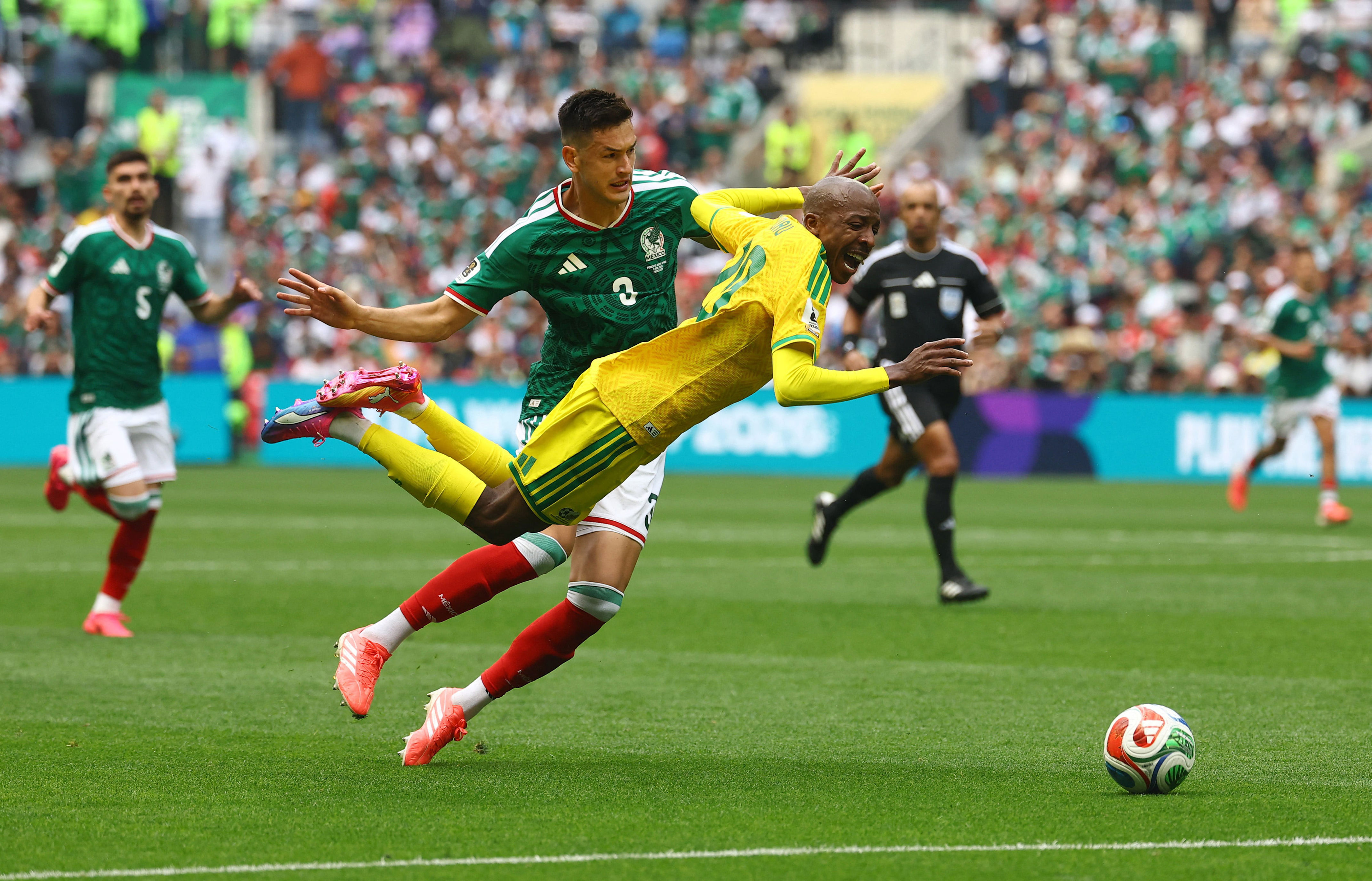 Mexico's César Montes sent off, misses South Korea clash