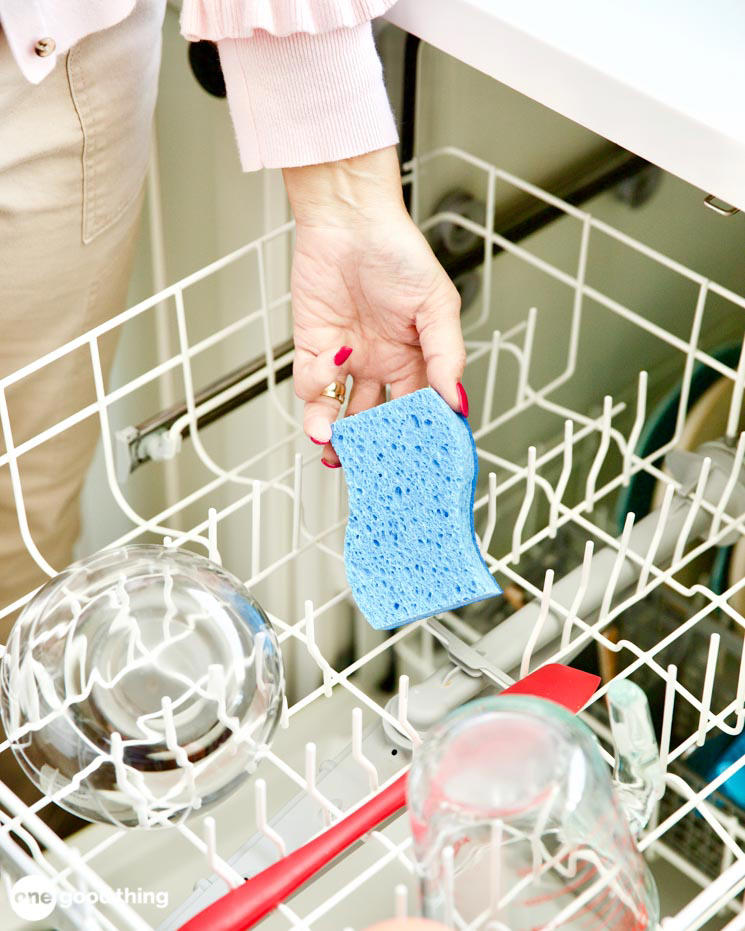 7 of the dirtiest places that no one remembers to clean