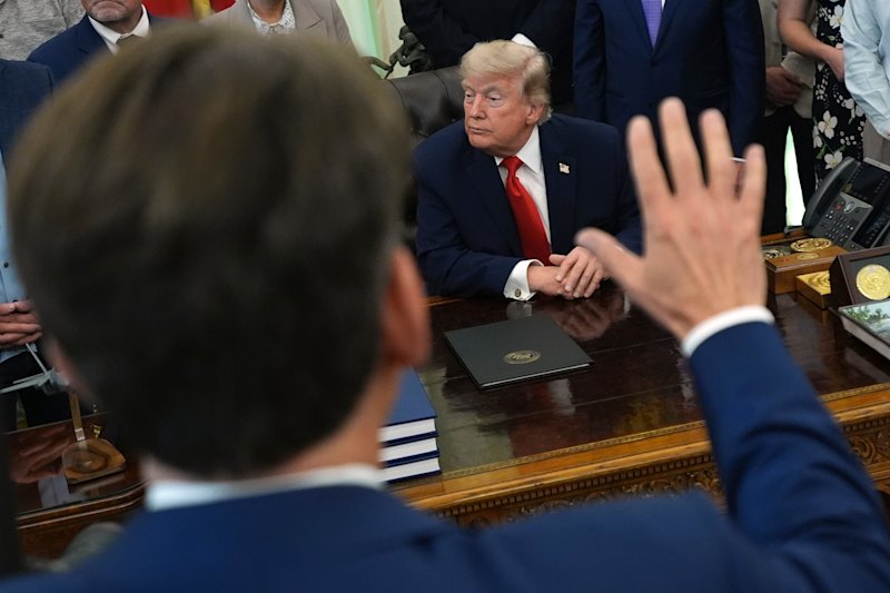 Donald Trump manipulating markets with Iran war claims, says senator