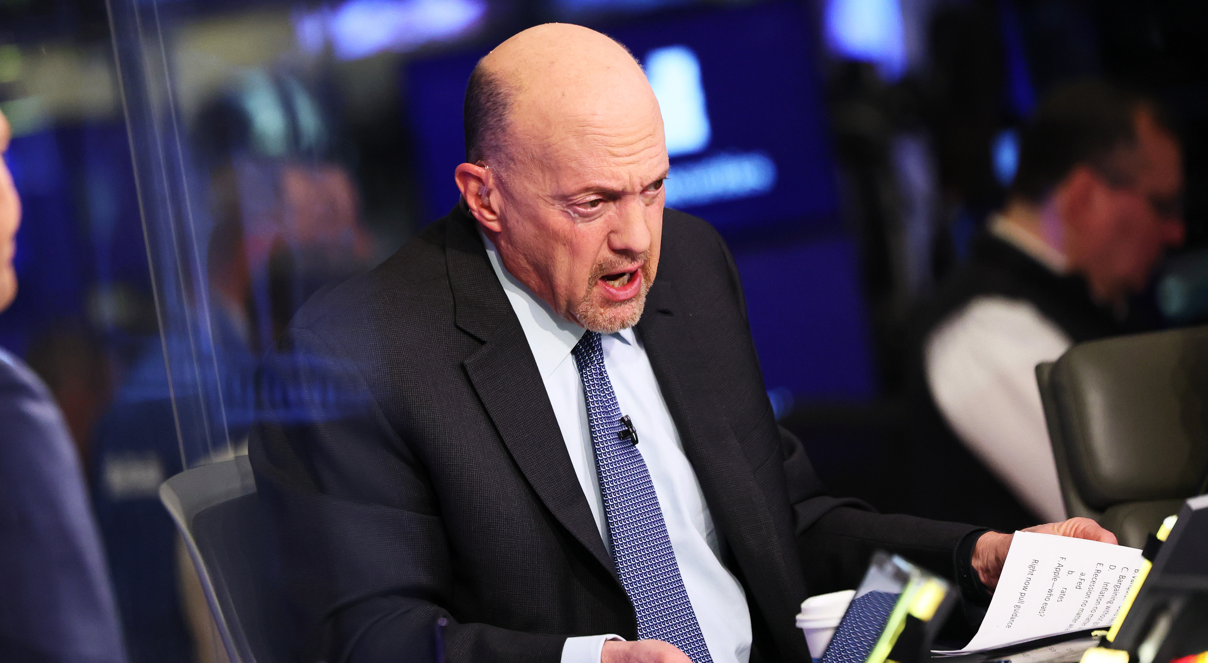 Jim Cramer says stocks like McDonald’s and Dollar General that should ...