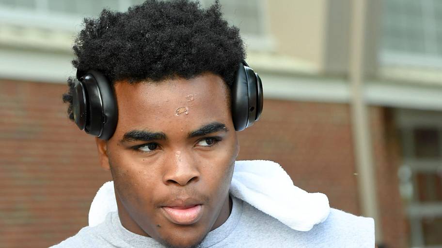 A brand new crystal ball has flipped elite in-state defensive lineman ...