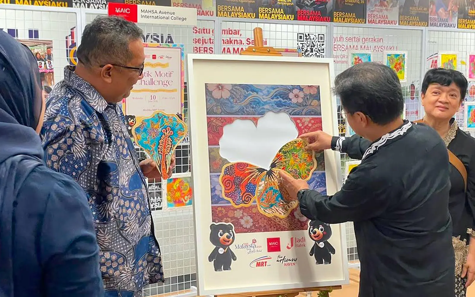 Calling all creatives: Submit your artwork for ‘Seni Sini: Batik Remix’