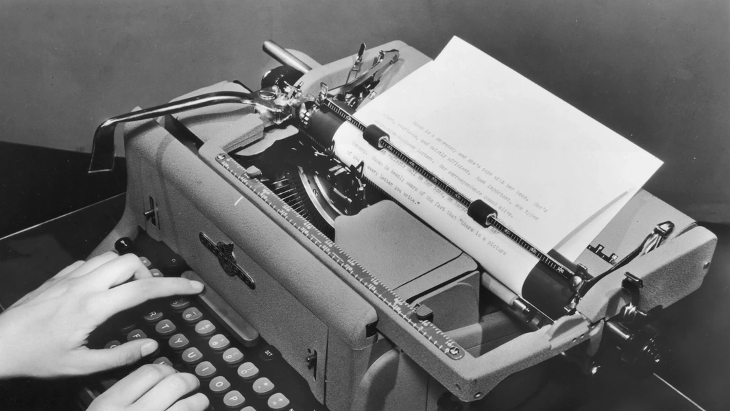 Doctors warn persistent tingling from typing may signal serious nerve ...