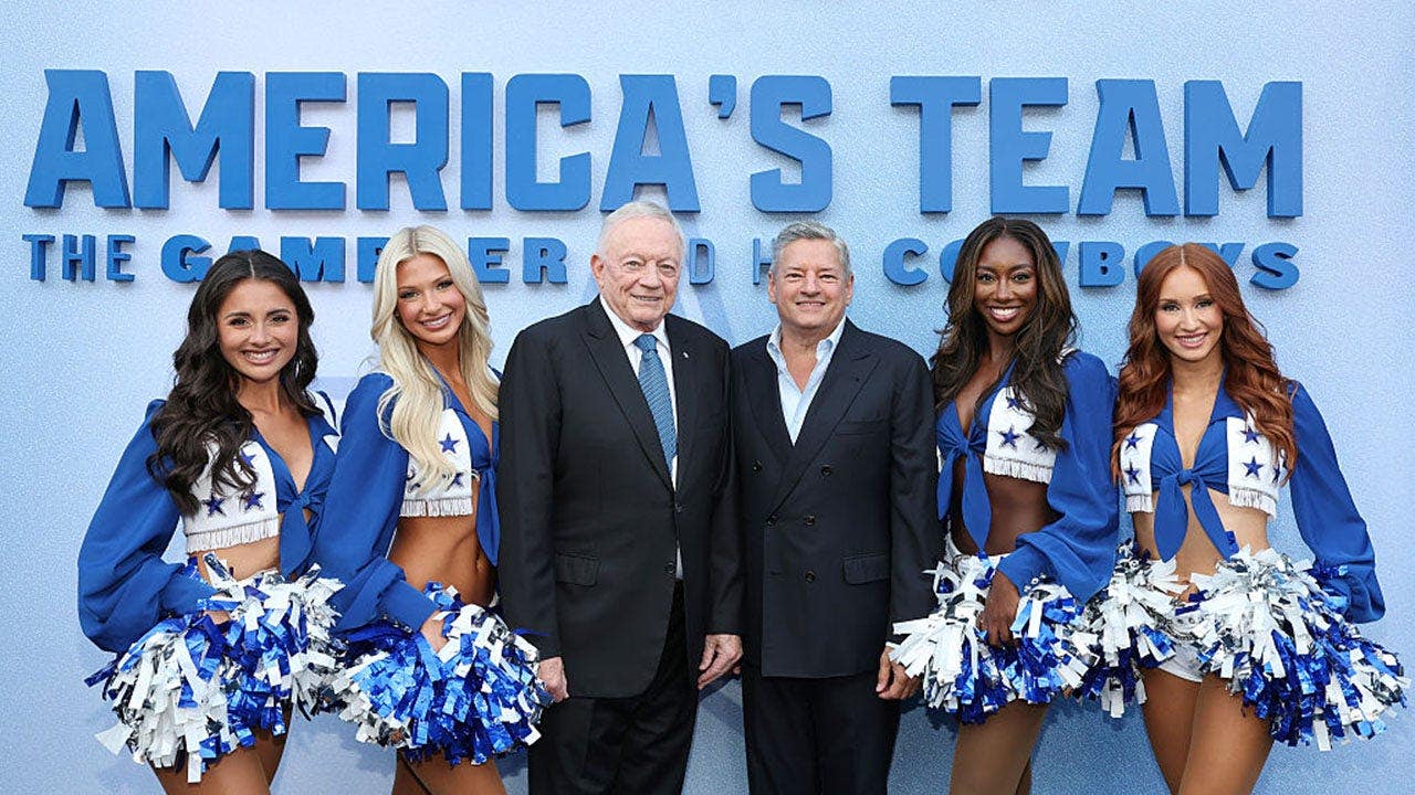 Dallas Cowboys cheerleaders engulfed in drama, Apple TV's MLB reporter ...