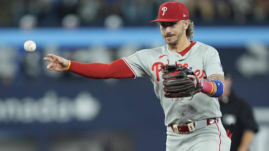 Bryson Stott providing Phillies with value despite inconsistent bat