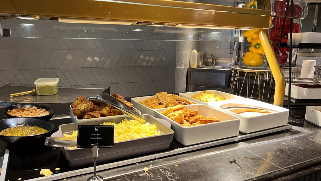 8 hotel breakfast items that may be unsafe or unappetizing