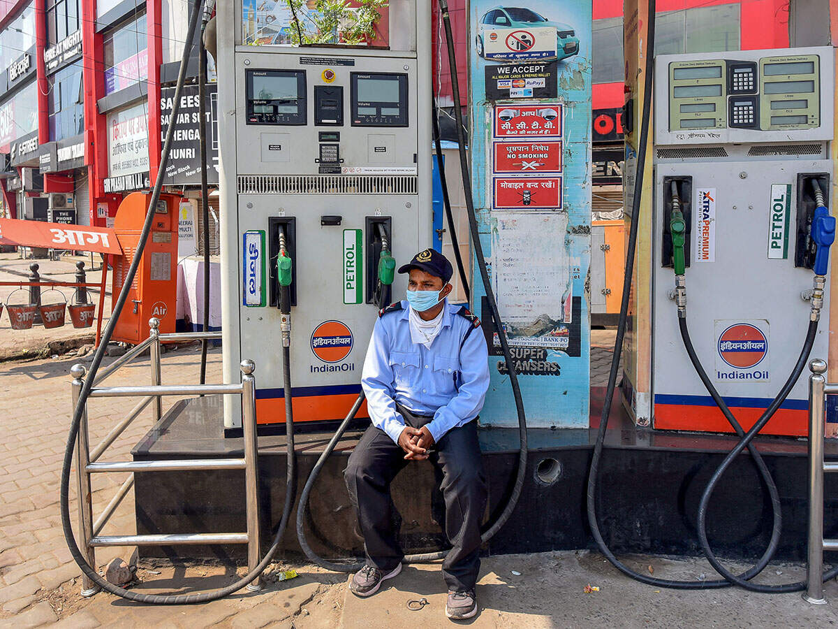 Govt bars bulk industrial petrol, diesel purchases through petrol pumps