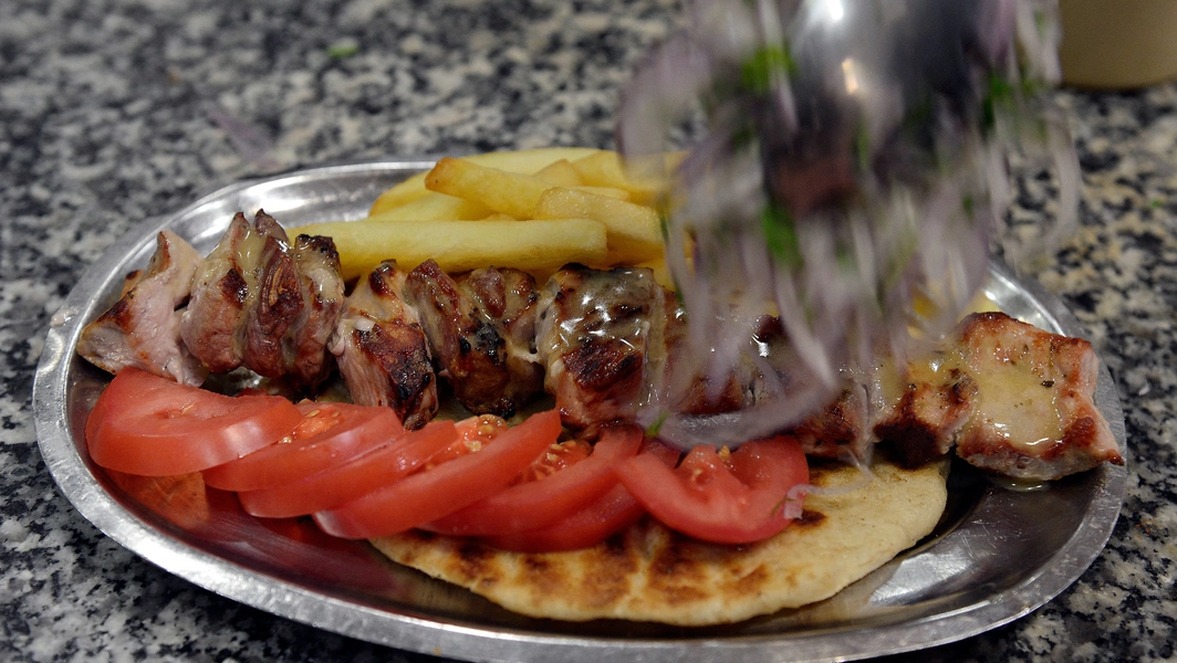 14 traditional Greek foods and drinks