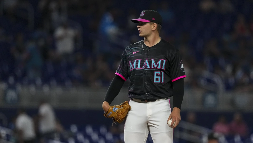 Marlins sweep Diamondbacks to close gap in wild card race