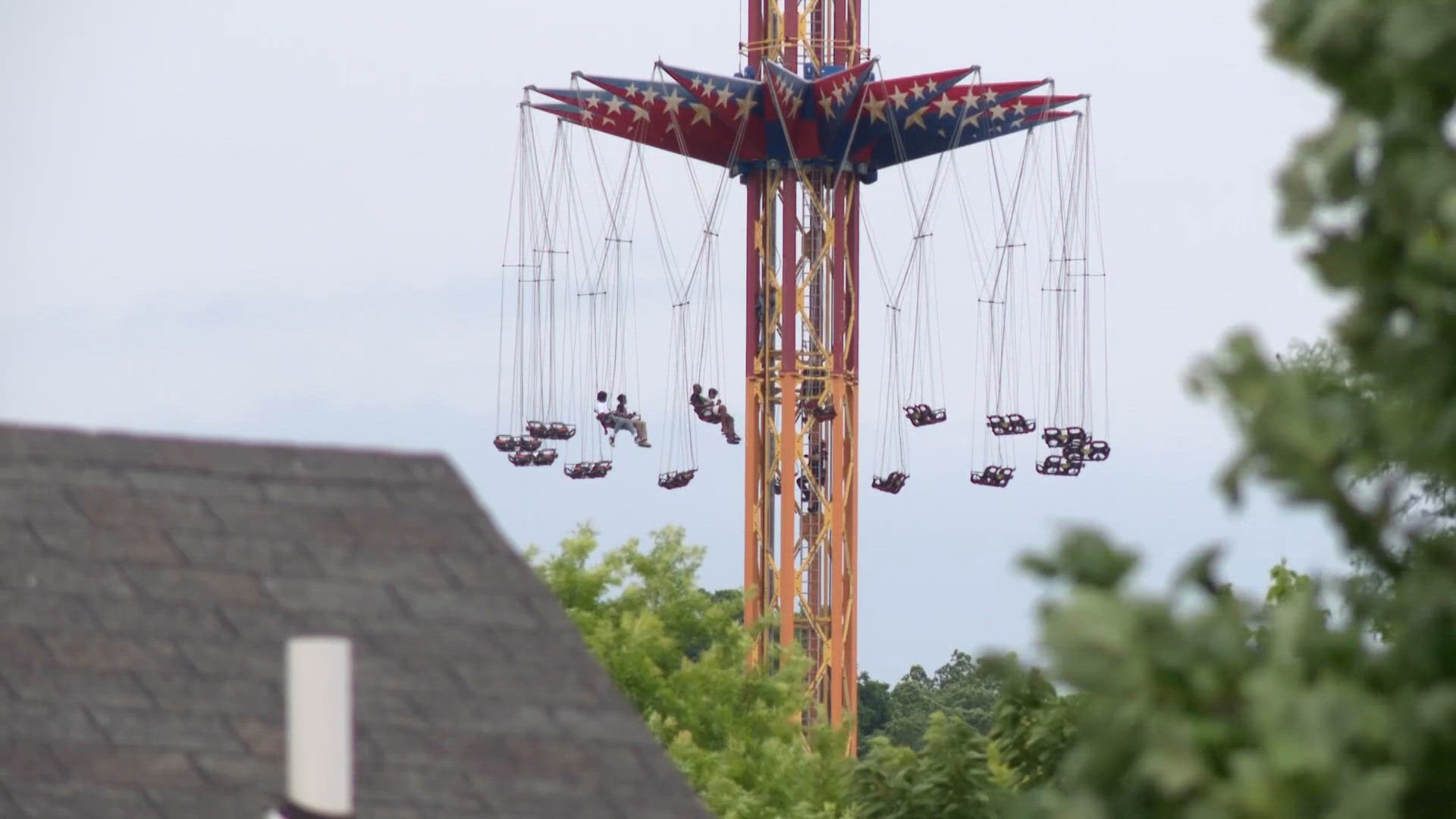 4 rescued from Sky Screamer ride at Six Flags St. Louis