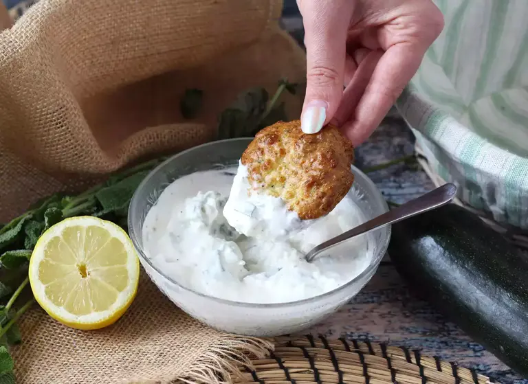 Superfrisse yoghurt, feta, citroen en muntsaus!