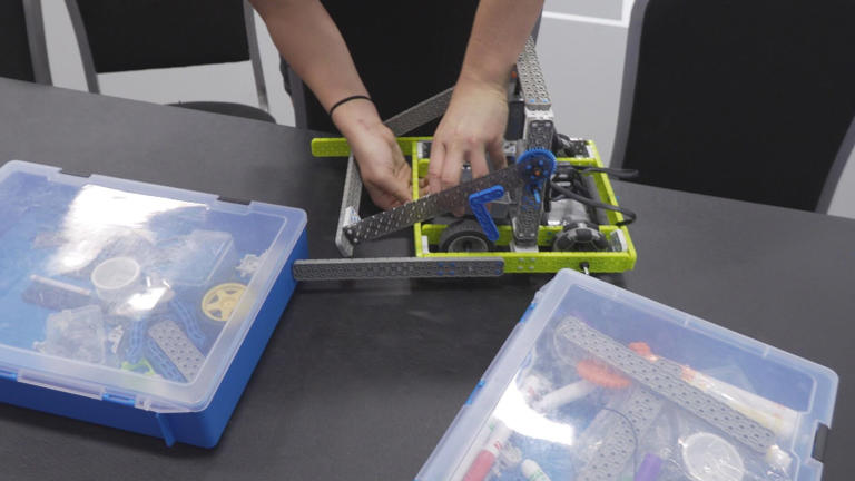 Club kids battle robots at annual Boys and Girls Club robotics competition