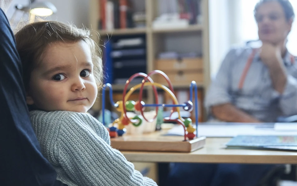 Experts warn on anxious attachment risks in children