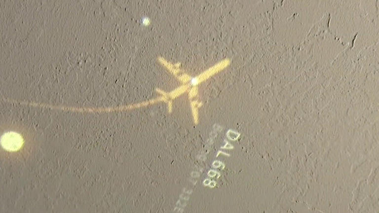 San Bruno man builds system to track planes on his home ceiling