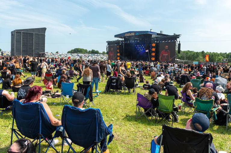 Crash on busy A453 as police warn of Download Festival travel delays