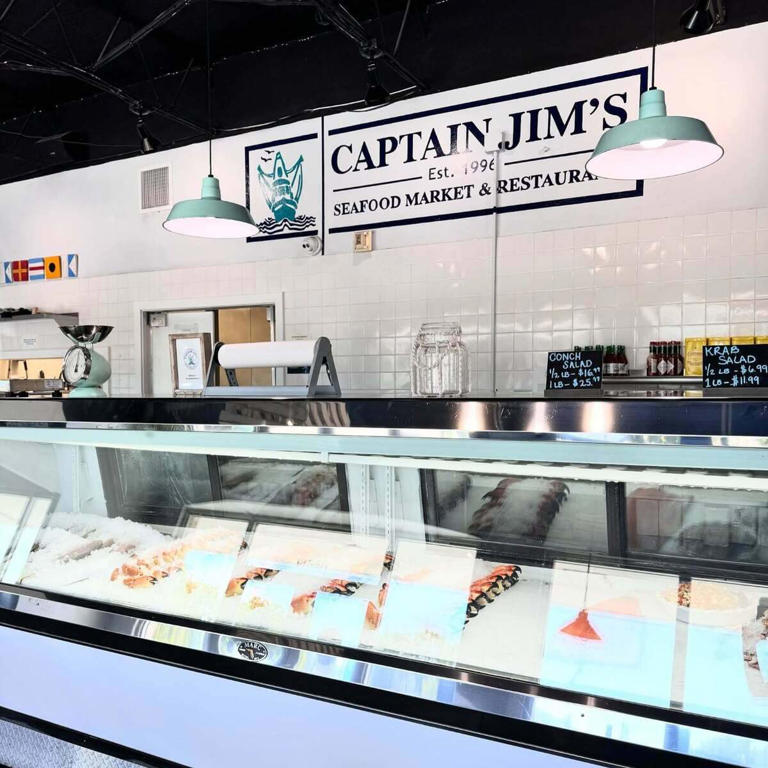 After 30 years, this seafood market and restaurant in North Miami is ...