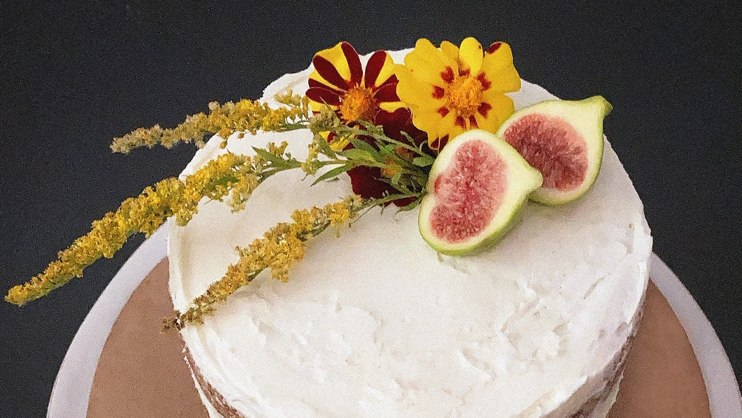 18 beautiful cakes and decorating techniques