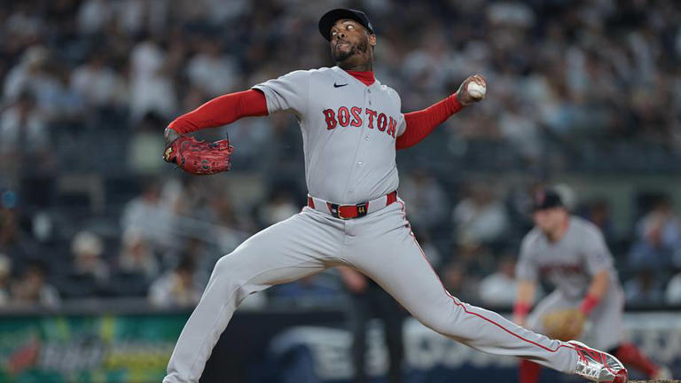 Red Sox's Aroldis Chapman has 1 condition if Yankees try to land him