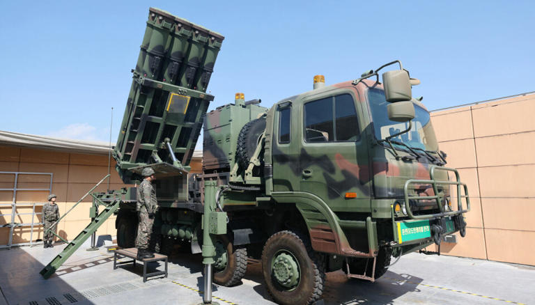 Korea's Patriot-tier missile shield draws interest from Switzerland ...