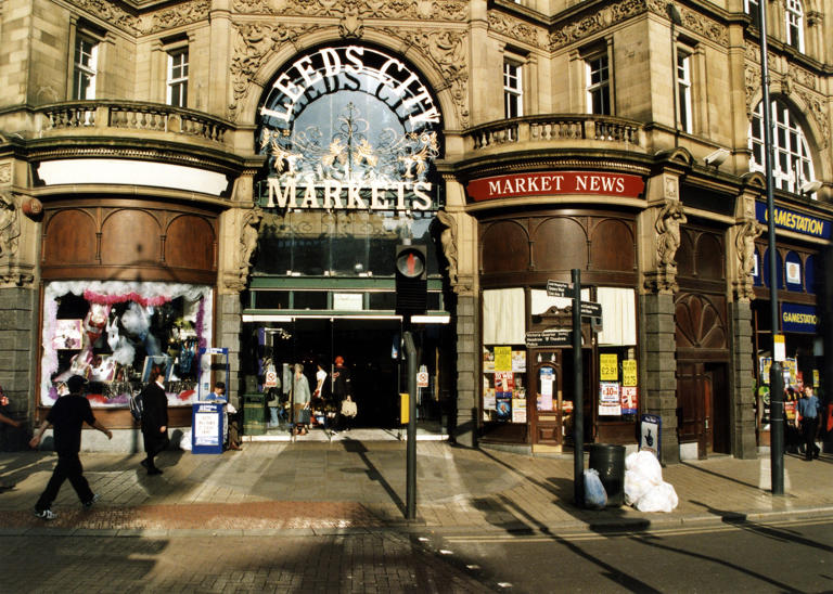 Leeds city centre: 12 vibrant photos take you back to Vicar Lane in the ...