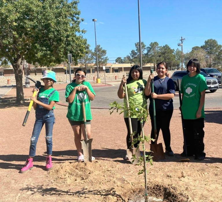 Horizon City Girl Scouts donate over 300 cookies to Stand with Estela ...
