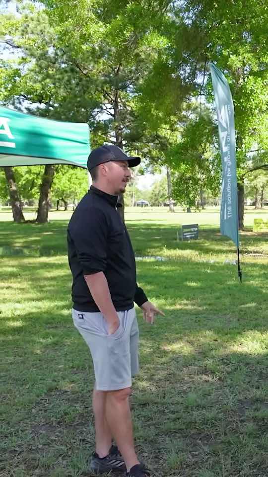 Anthony Barela is so good at this! #discgolf