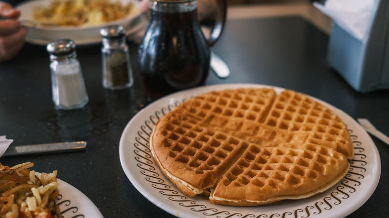 German World Cup fan's first Waffle House trip goes viral — '10/10, we ...