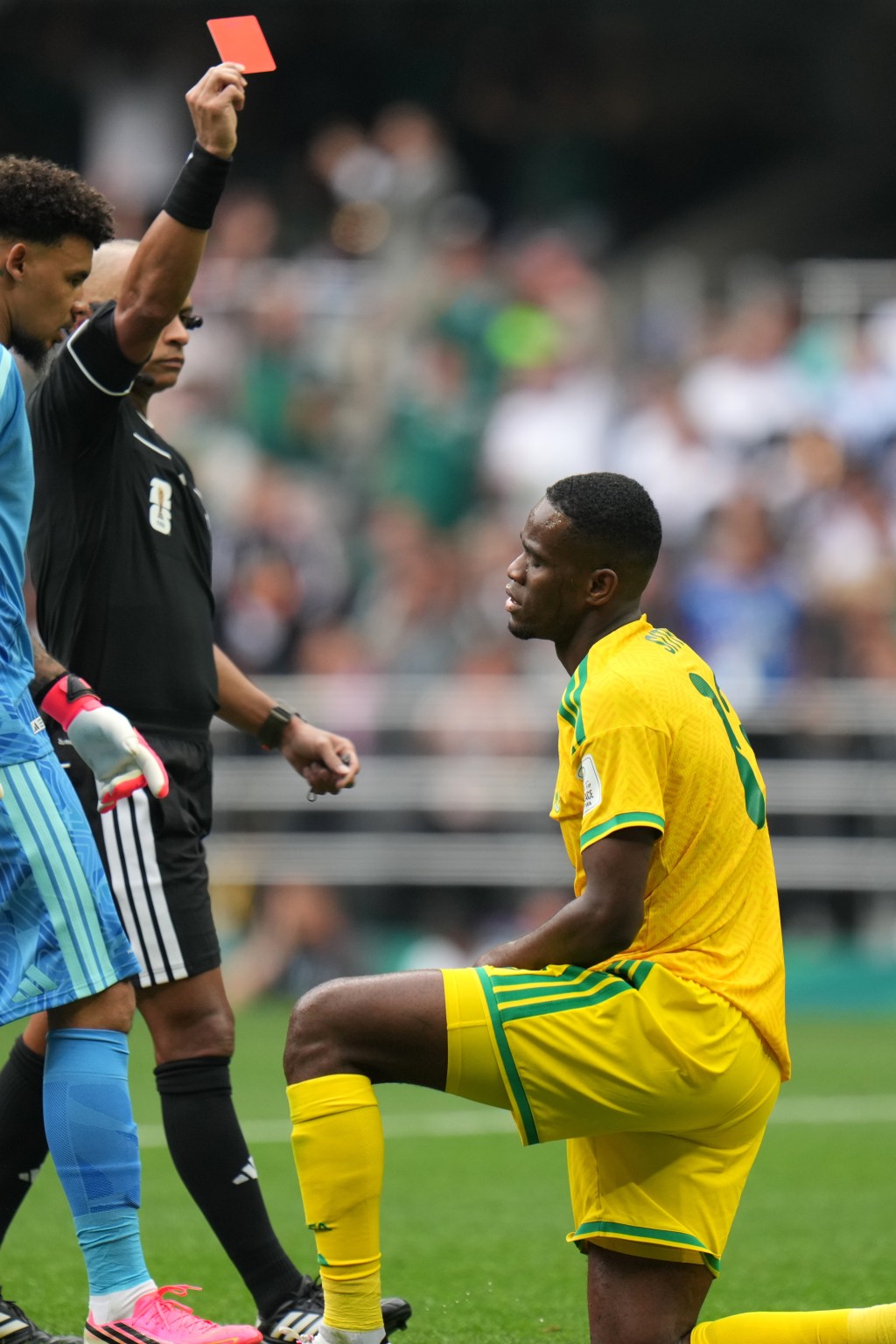 Chippy Mexico-South Africa match saw three red cards in wild World Cup ...