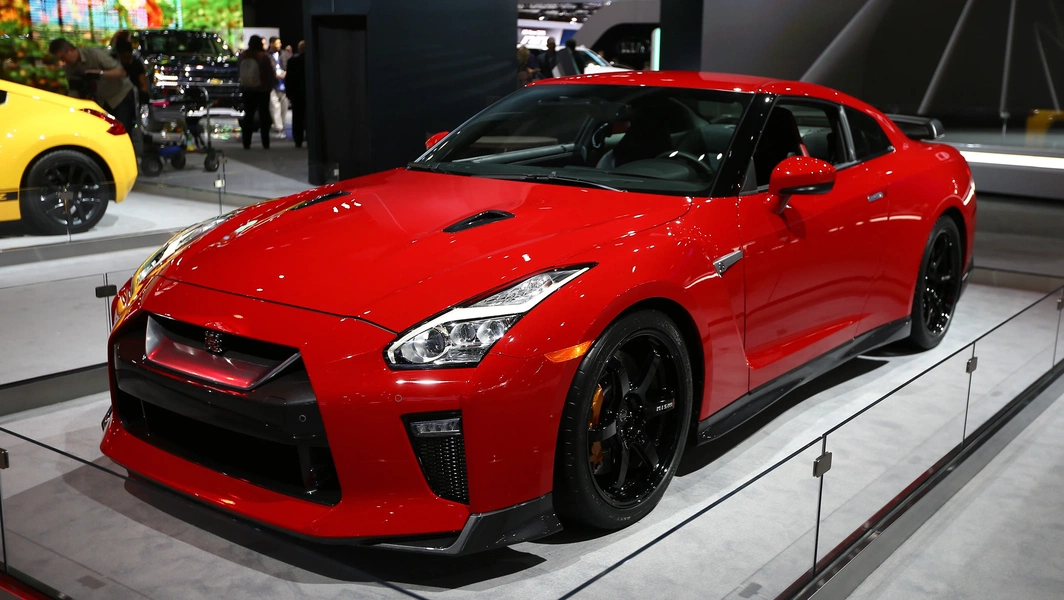 Nissan GT-R rivals Porsche 911 GTS with Honda-like reliability