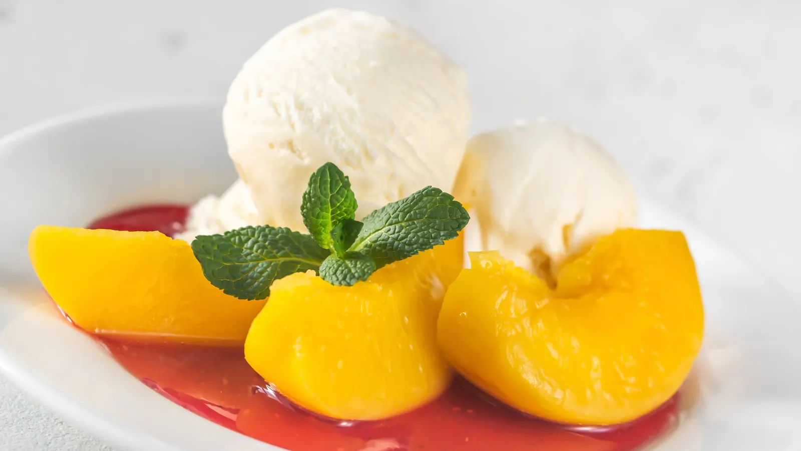 Costco’s frosty fun peach and mango dessert divides shoppers
