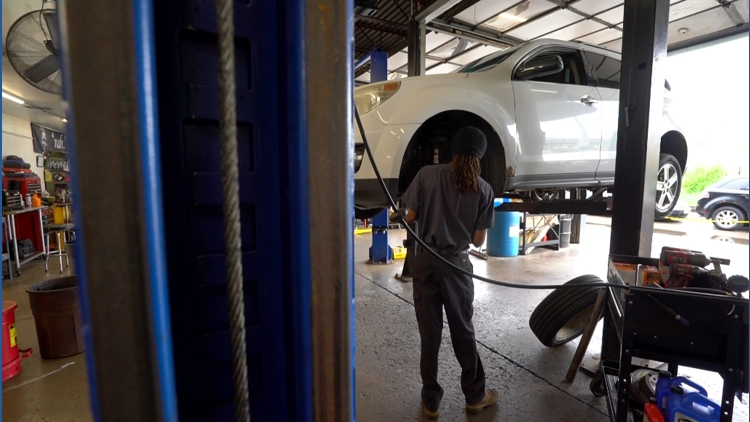 'Demand is off the charts': Nonprofit repair shop slammed as inflation ...