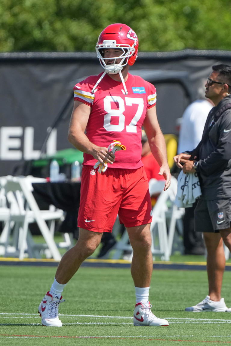 Travis Kelce jets from Kansas City Chiefs minicamp to NYC for Taylor ...