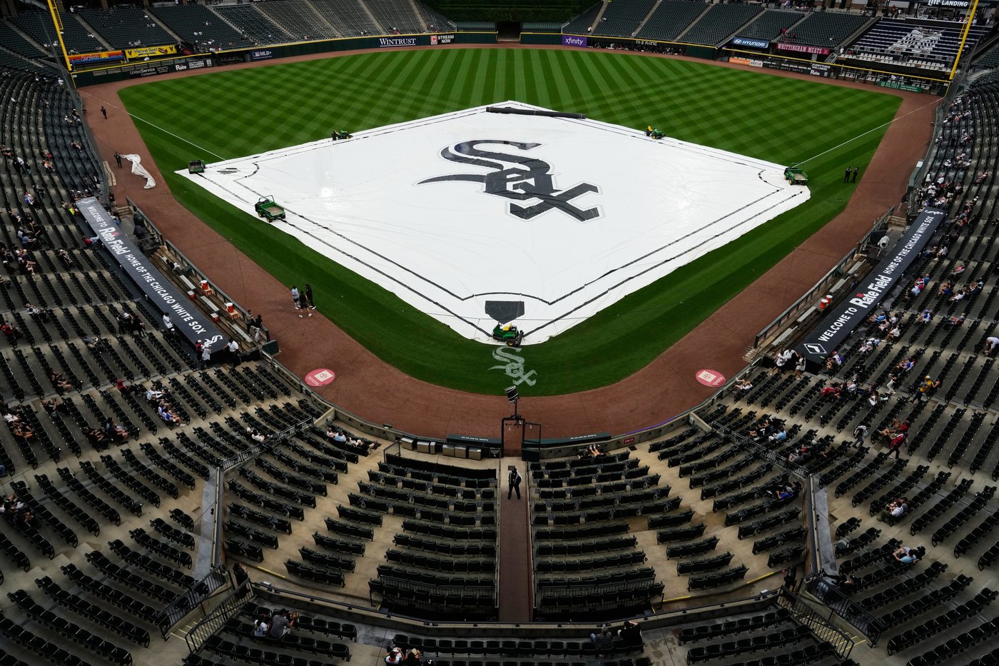 Atlanta Braves at Chicago White Sox game postponed because of rain