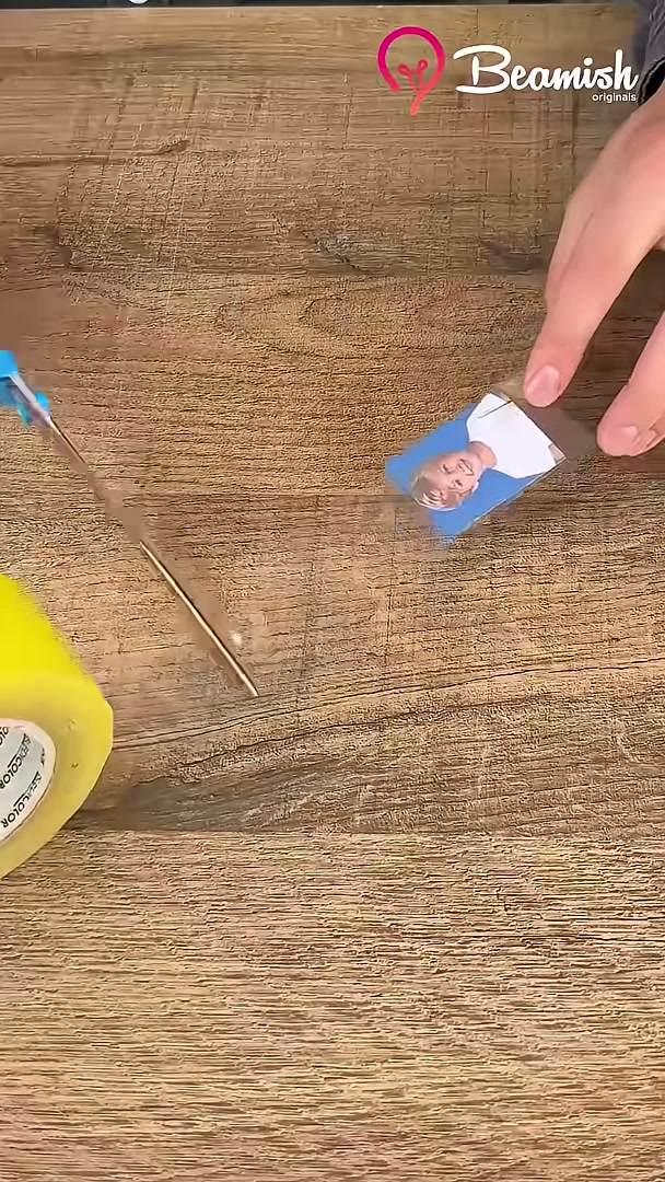 Iron keychain photo hack #creative #keychain #photo #trick