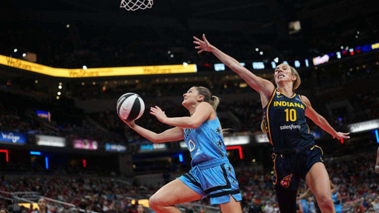 Caitlin Clark drops 32-point double-double in Taylor Swift Nikes as ...
